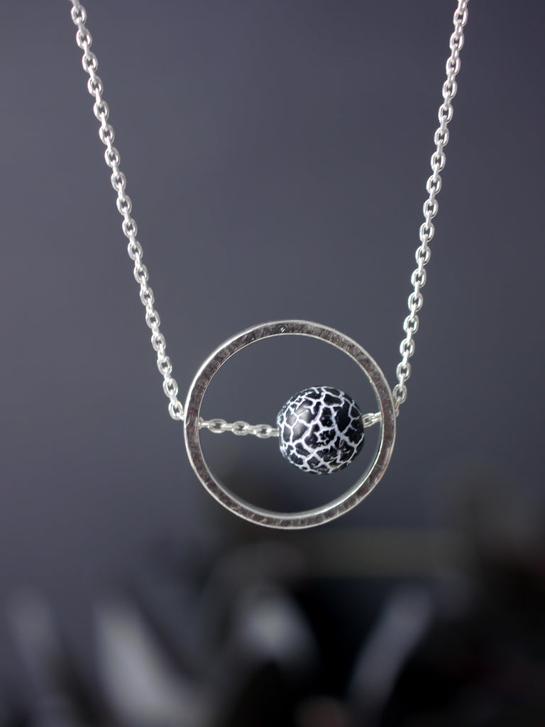 Cracked Agate Circle Chained Silver Necklace – Alison Lush Jewellery